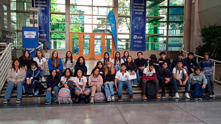 Estudiantes participan en concurso de emprendimiento de la U. de Chile ...